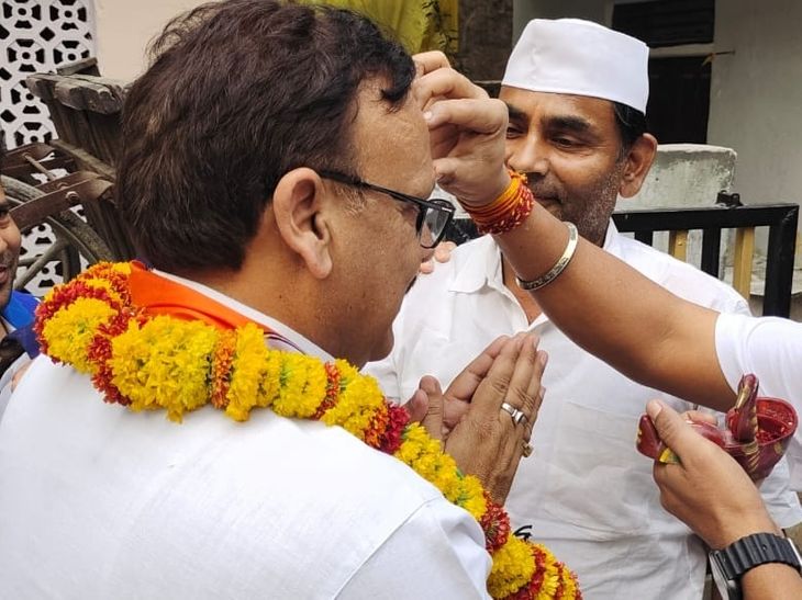 Amin Kaggi's non-stop public relations in three wards | अमीन कागजी का ...