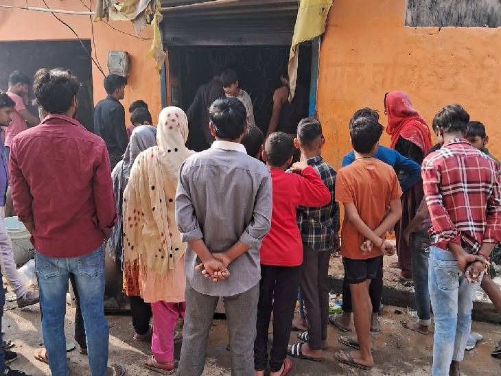 Cylinder burst in grocery shop One person burnt, a fire engine brought ...