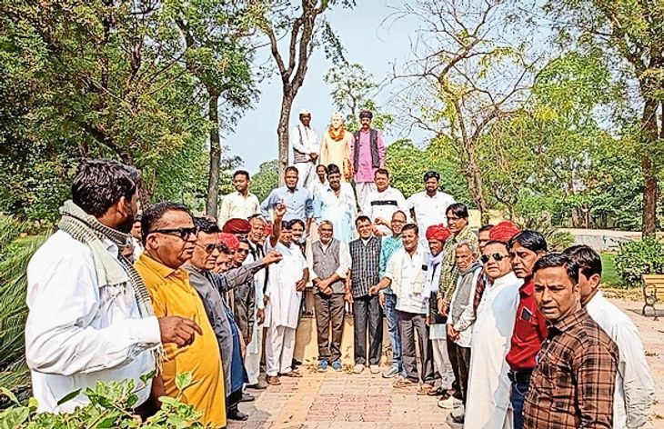 Tributes paid to Nehruji on his birth anniversary | नेहरूजी की जयंती पर ...