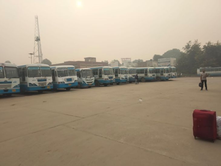 Mahendragarh Roadways Employee protest update | Ambala Roadways Bus ...