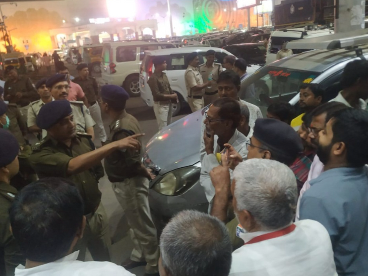 Traffic SP inspected Patna station | ट्रैफिक एसपी ने पटना स्टेशन का ...