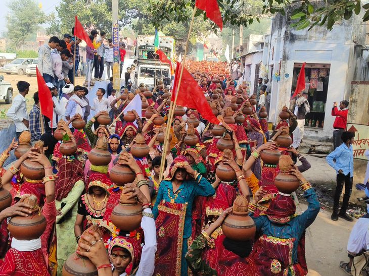 Women took out Kalash Yatra from Ganeshwar Tirth Dham | गणेश्वर तीर्थ ...