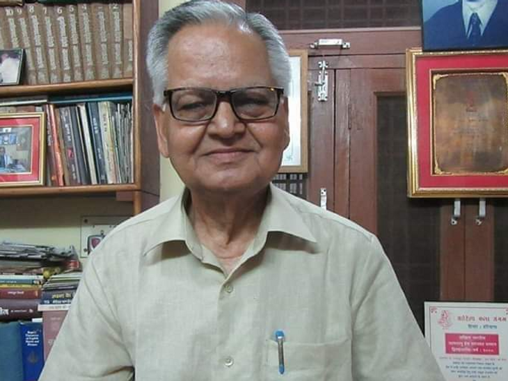 Renowned scholar of Hindi literature Dr. Ram Shankar Tripathi passes ...