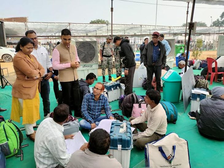 Collector arrived to see the arrangement of strong room made in ...