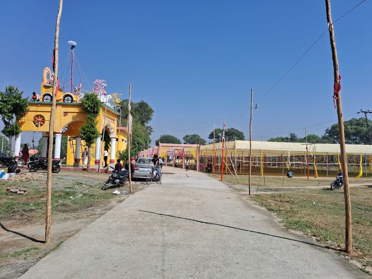 Chhath Ghat of the block is fully decorated and ready | सज धज कर तैयार ...