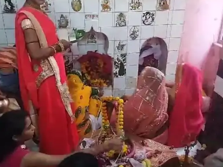 Devotees gathered in Shiva temples for Manasa Vrat Udyapan | मनसा व्रत ...