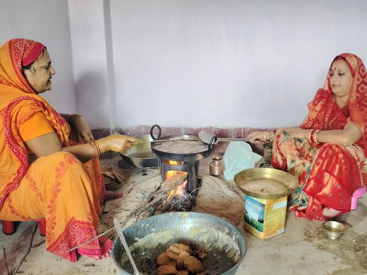 Reena Rani has been celebrating Chhath for 50 years | 50 वर्षों से छठ ...