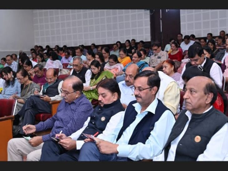 Diwali meeting ceremony of Khatri community in Indore | इंदौर में खत्री ...
