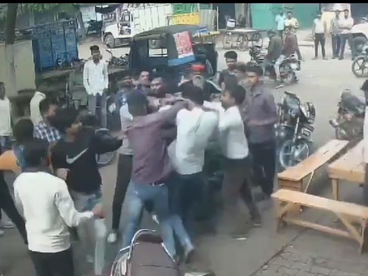 Fighting between two groups of students in Lalitpur, VIDEO | ललितपुर ...
