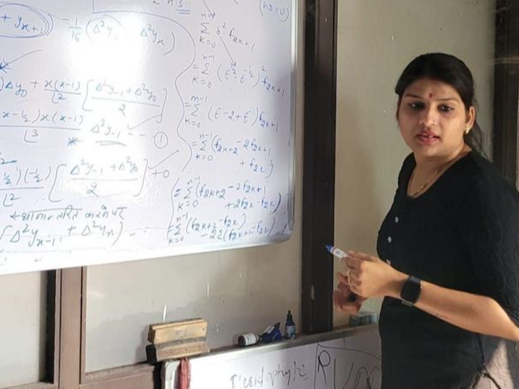 The Story of Poonam Agarwal's Struggle to Become a Teacher in Pali ...