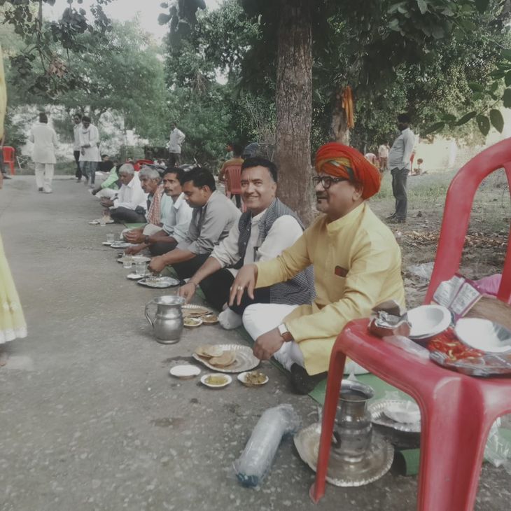 Expressed gratitude by eating food in the shade after worshiping the ...