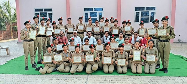 NCC cadets of Adarsh School Bondkalan won many medals in NCC camp ...