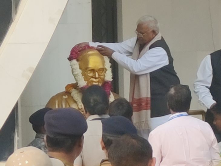 Governor Mangubhai Patel reached Mhow