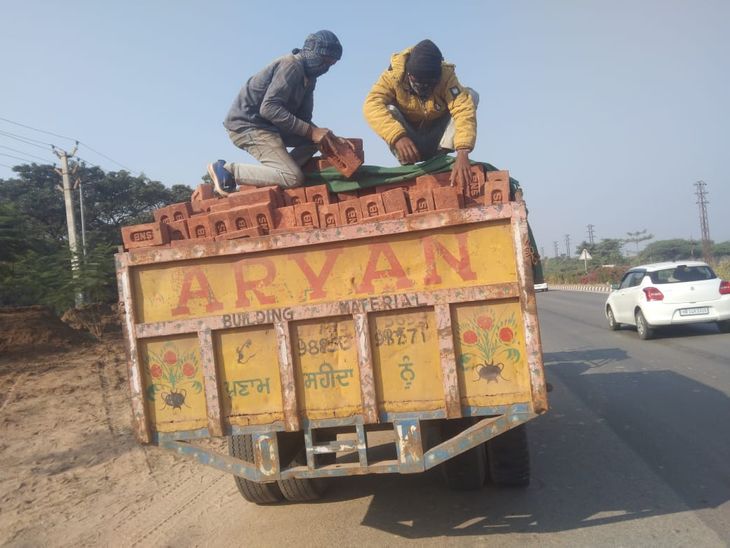 Administration careless on transportation of overloaded bricks, bricks ...