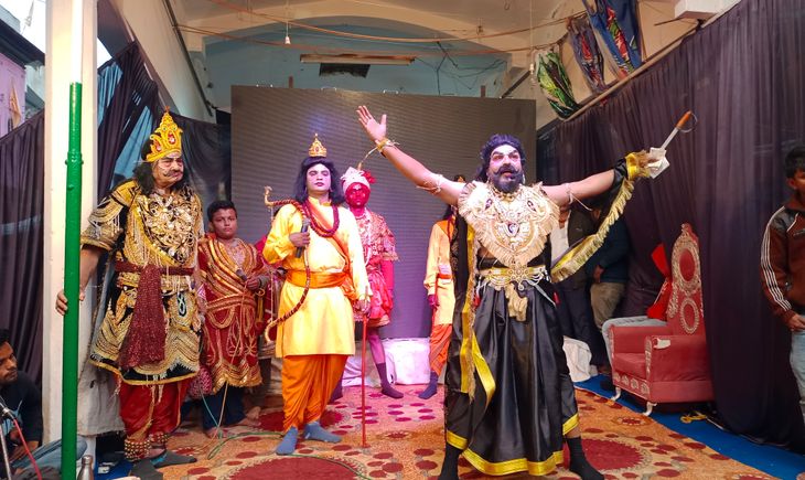 The war between Ram and Ravana continued throughout the night, Ravana ...