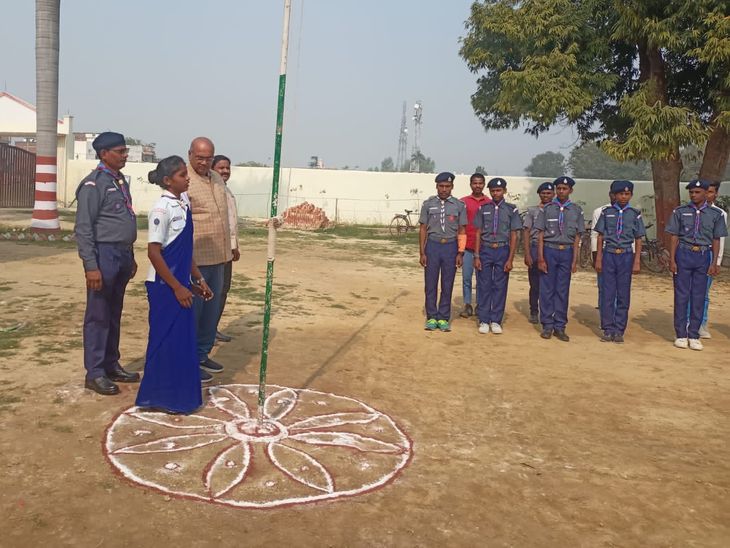 Five-day scout-guide training camp started in Chandauli | चंदौली में ...