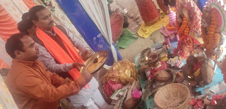 Gaura-Gauri worshiped in Ward No. 5 Dhanuhar Para | वार्ड नंबर-5 धनुहार ...