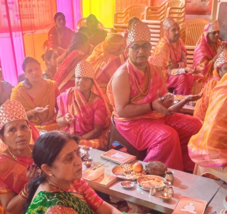 On the sixth day of Shri Siddhachakra Mahamandal Vidhan, offer 501 ...