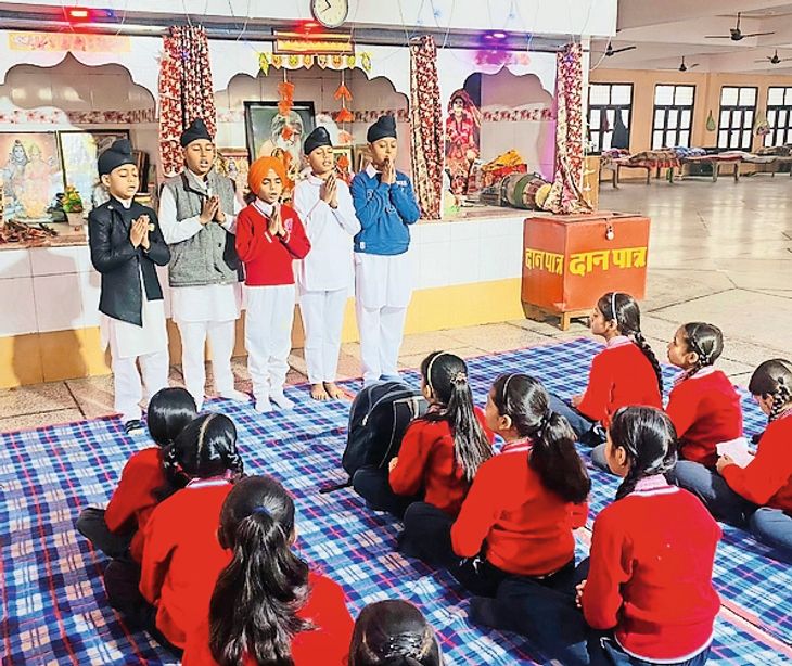 Children of Sugni Devi School celebrated Guru Parv in the old age home ...