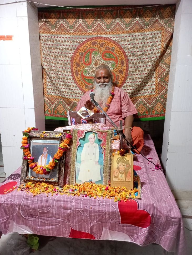 Be dedicated to God every moment: Naga Baba | हर क्षण परमात्मा के चरणों ...