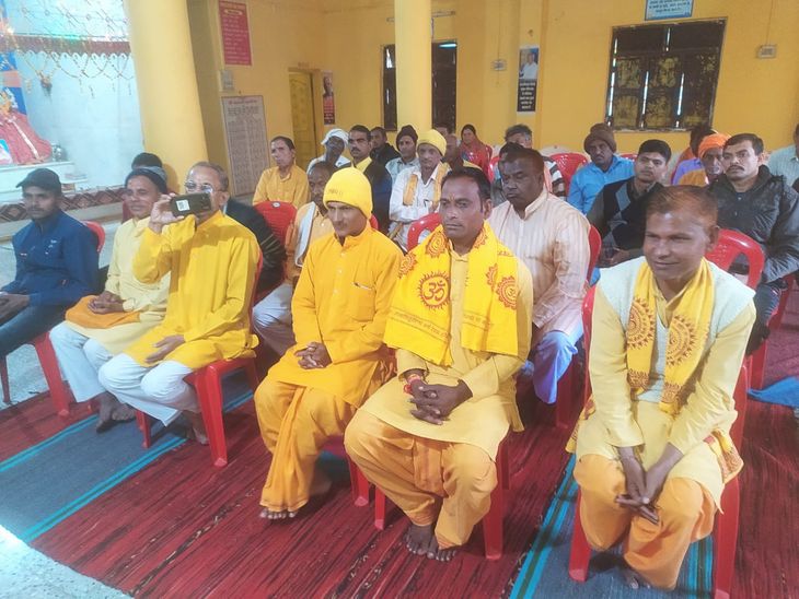 Gayatri family organized in Manawar area | मनावर में क्षेत्र में ...