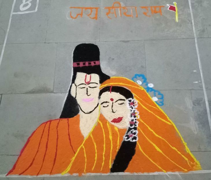 On Kartik Purnima, girls carved figures of Ramayana in rangoli ...