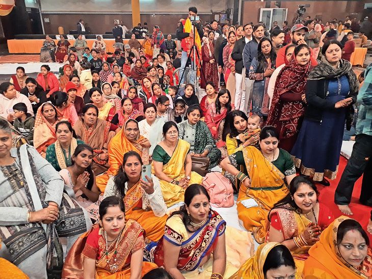 Pleased Baba Shyam with bhajans; Celebrated Chhappan Bhog and Maha Bhog ...