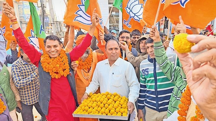 Chairman Bakshiram celebrated BJP's victory in 3 states by dancing to ...
