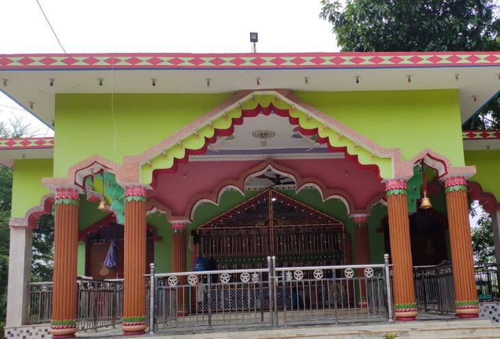 Maha Aarti took place after worship in Durga temple of Hasanpur ...