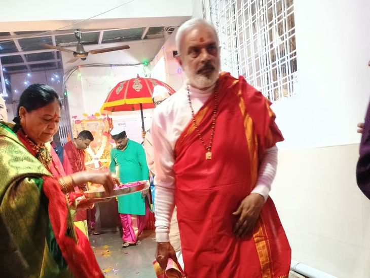 Pandharinath Maharaj's palanquin procession started in Indore | इंदौर ...