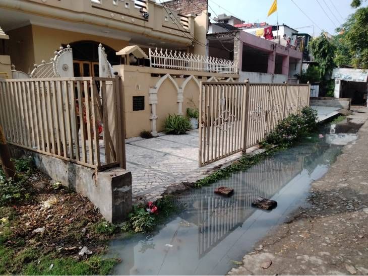 People struggling with sewer blockage for 6 months | 6 महीने से सीवर ...