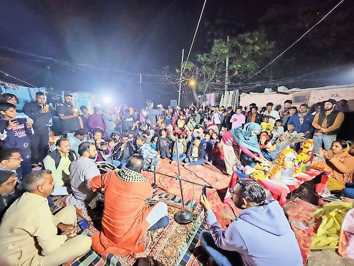 Kanhaiya Mittal performed Bhajan Sandhya in Kumhar Colony | कुम्हार ...