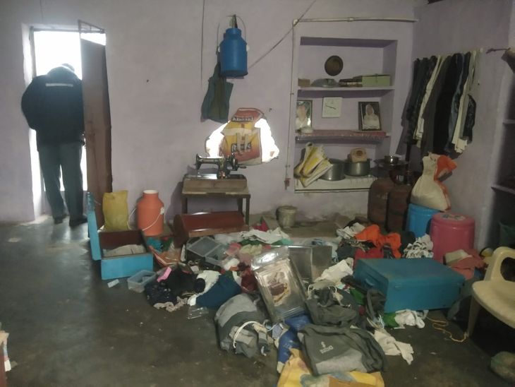 Theft worth thousands of rupees in two houses of Pohri town | पोहरी ...