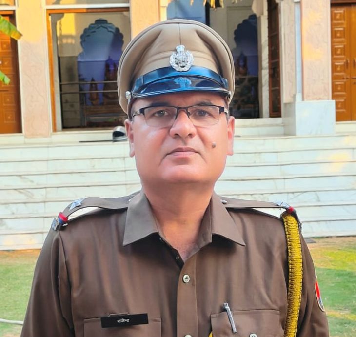 Head constable Rajendra, who caught the accused in Raju Thehat murder ...