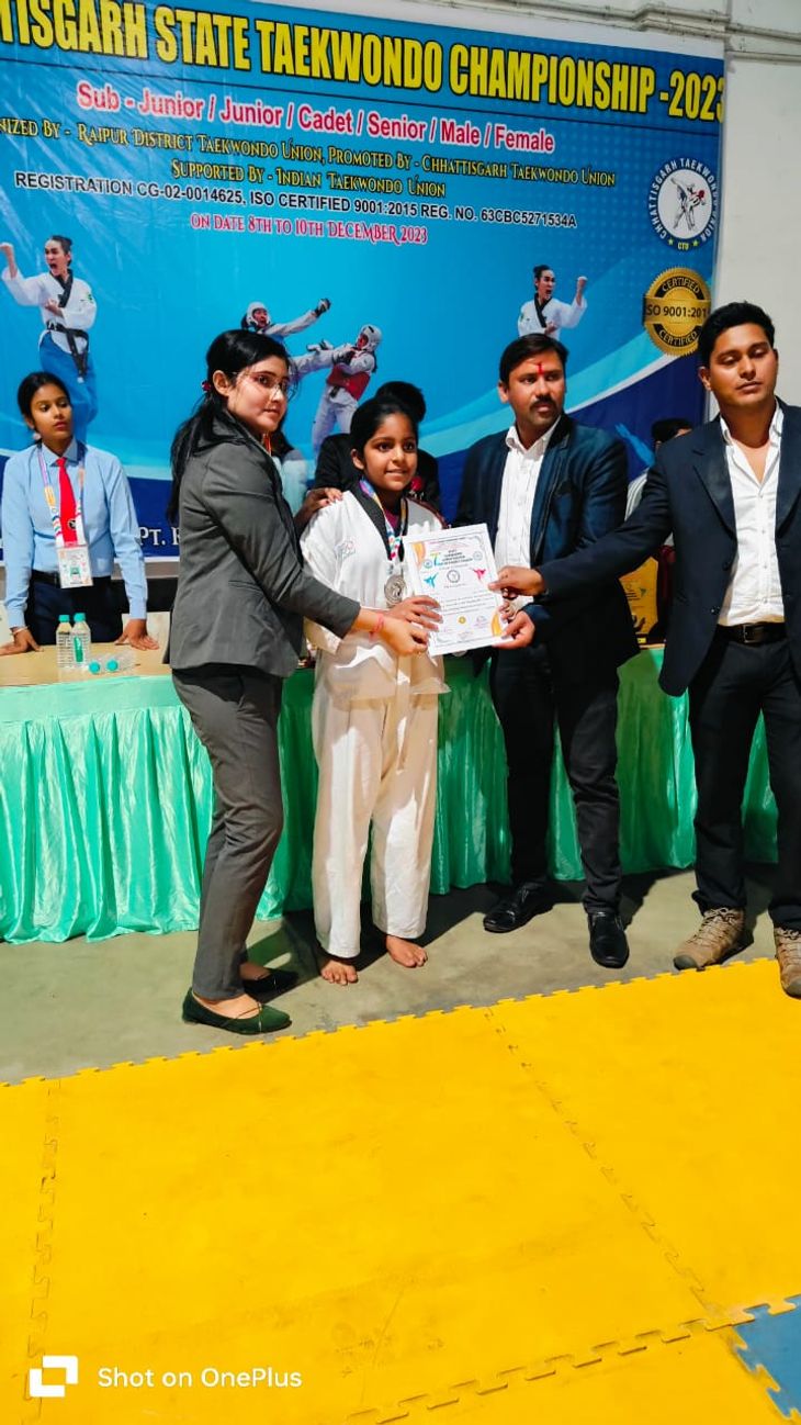 Kavya showed talent in Taekwondo, selected in National Game | काव्या ने ...