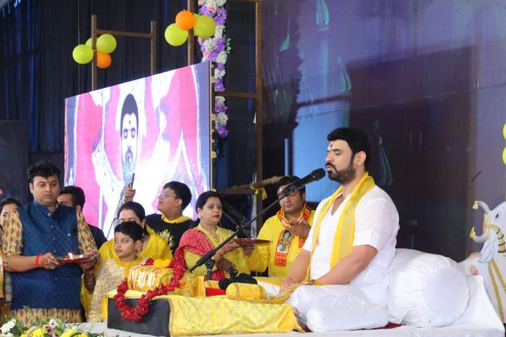 God becomes formless or formless according to the feelings of the ...