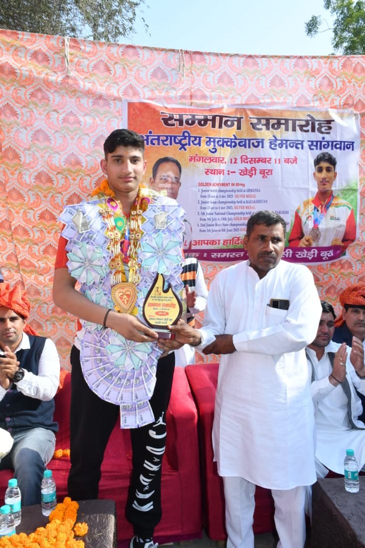 Boxer Hemant Sangwan, who returned after winning silver medal in ...