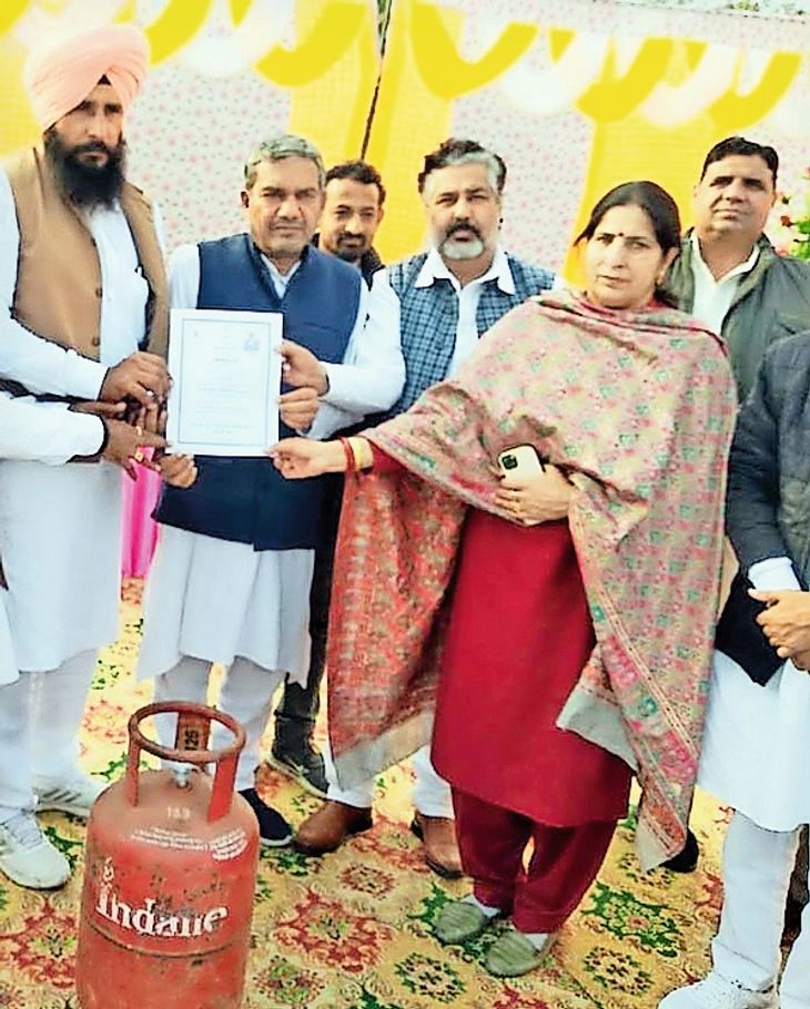 Direct benefits of schemes are reaching the poor: Tejveer Singh | गरीब ...