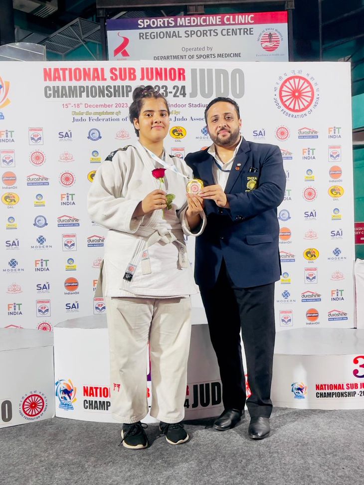 Divanshi won gold medal in judo | दिवांशी ने जूडो में जीता गोल्ड मेडल ...