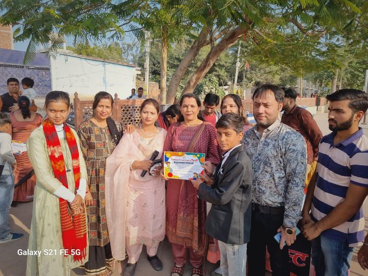 Ranu Kumar won in painting competition | पेंटिंग प्रतियोगिता में रानू ...