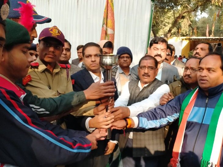 Torch march taken out on the 96th martyrdom day of Amar Shaheed | अमर ...