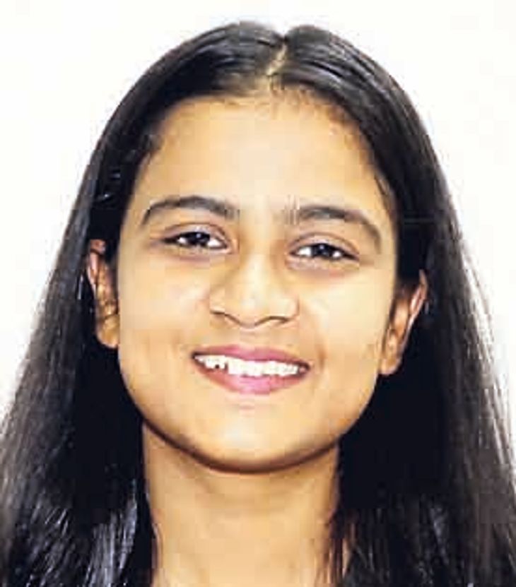 Divyanshi gets golden badge of IIM | दिव्यांशी को आईआईएम का गोल्डन बैज - Bhilwara News | Dainik ...