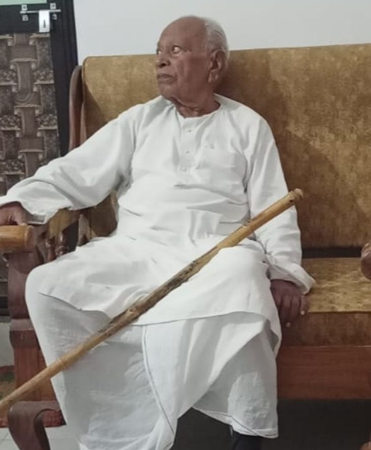 Death of former chief of Hunterganj block, mourning | हंटरगंज प्रखंड के ...