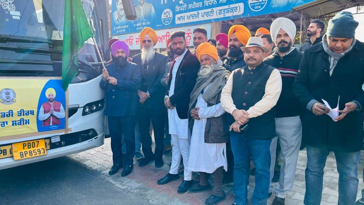 A bus full of devotees leaves from Garhshankar for darshan of Shri ...