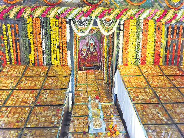 Chhappan Bhog tableau decorated in Kailadevi temple, crowd gathered in ...