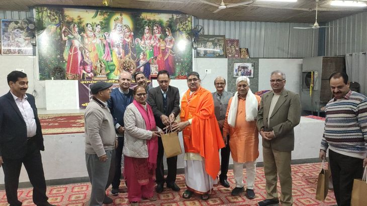 Trust honored people doing commendable work | ट्रस्ट ने सराहनीय कार्य ...