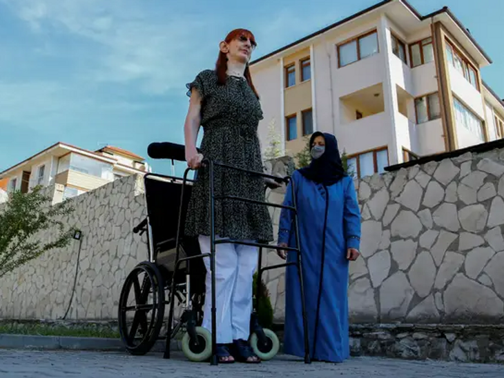 Rumesa Gelgi of Türkiye becomes the tallest woman in the world Video