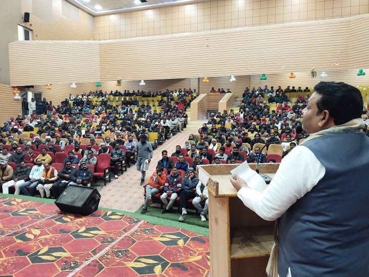 PM Modi honored Valmiki Samaj | पीएम मोदी ने वाल्मीकि समाज को दिया ...