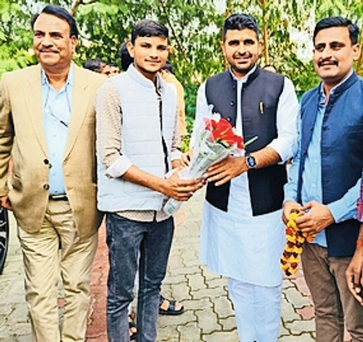 Chauru Rajput community congratulated independent MLA Bhati | चौरू ...