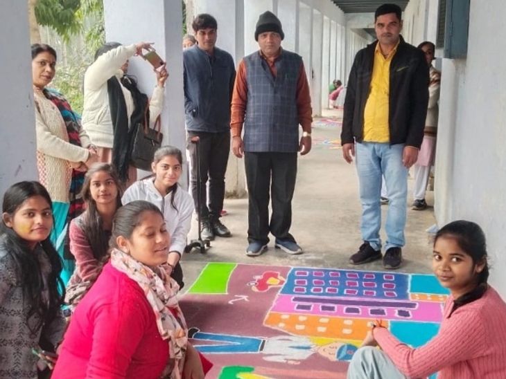 Girl students made rangoli and gave the message of road safety and ...
